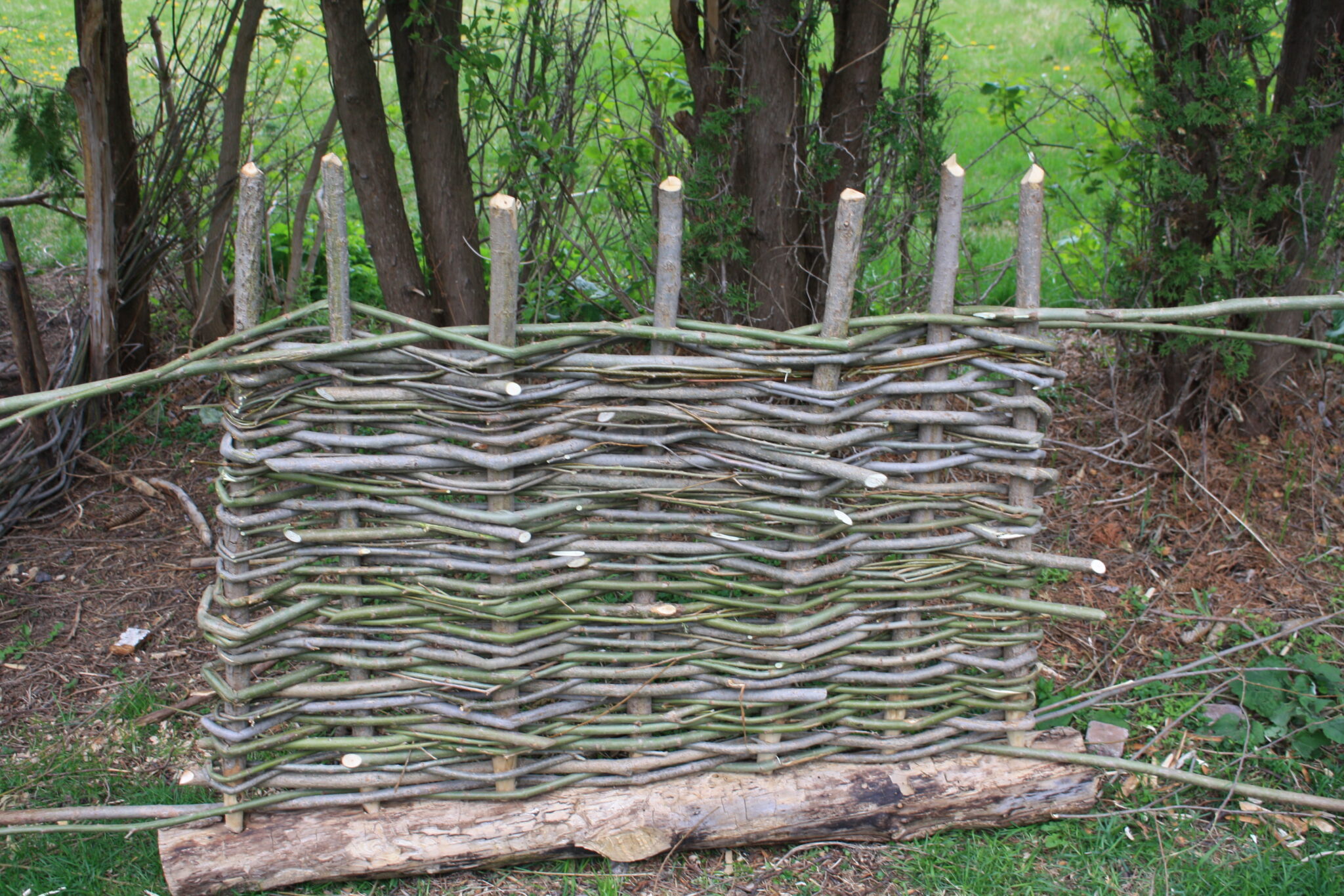 How to Use A Wattle Hurdle to Improve Your Garden Aesthetic - Peasant ...