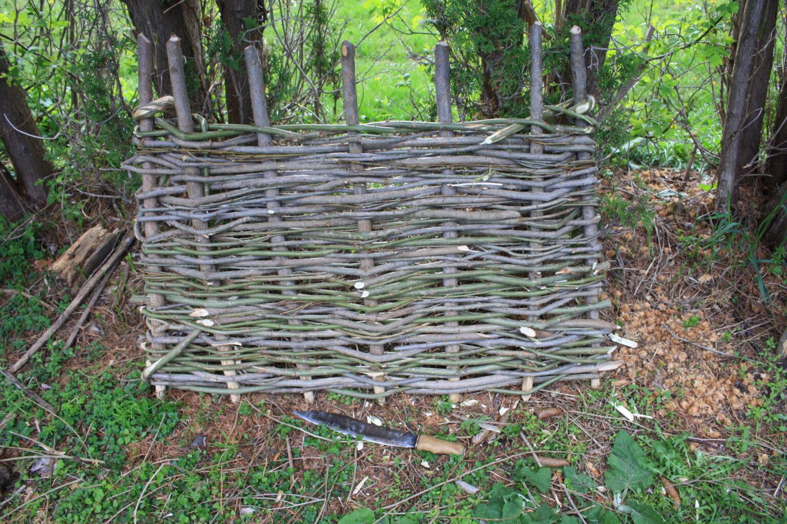 How to Use A Wattle Hurdle to Improve Your Garden Aesthetic - Peasant ...