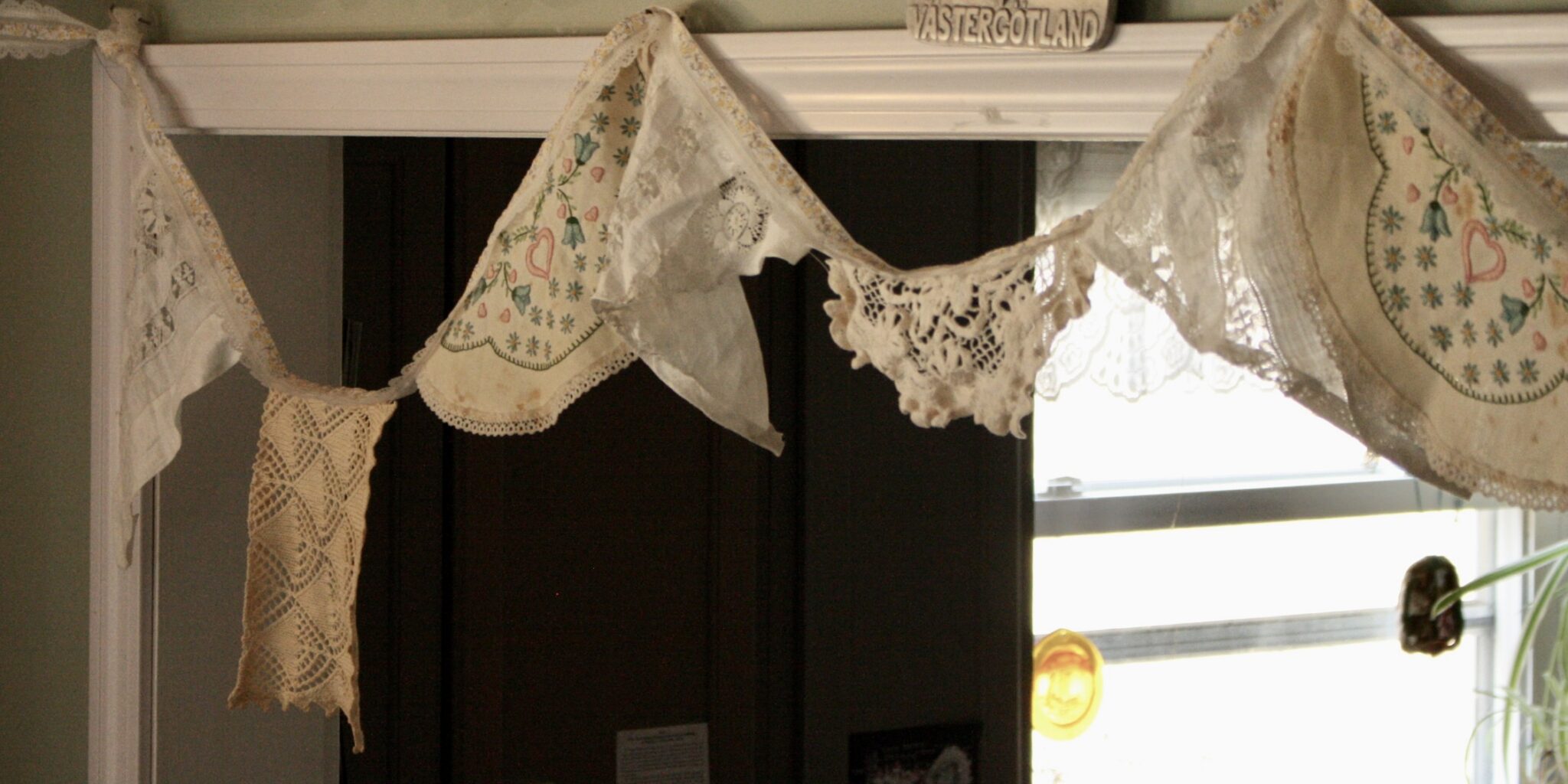 How to sew a lace bunting out of doilies - Peasant Ways for Modern Days